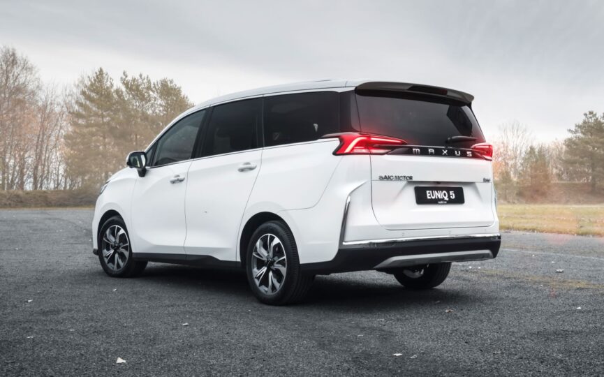 Maxus Euniq 5, cena od 239 900 złotych. 6-miejscowy minivan z baterią ... Maxus Euniq 5, cena od 239 900 złotych. 6-miejscowy minivan z baterią ...